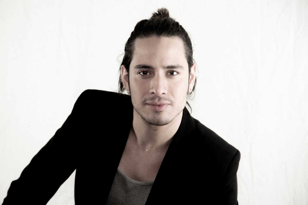 AXEL HERRERA Y SU MÚSICA NOS LLEVA MÁS ALLÁ DE LA LUNA | EL ALEBRIJE