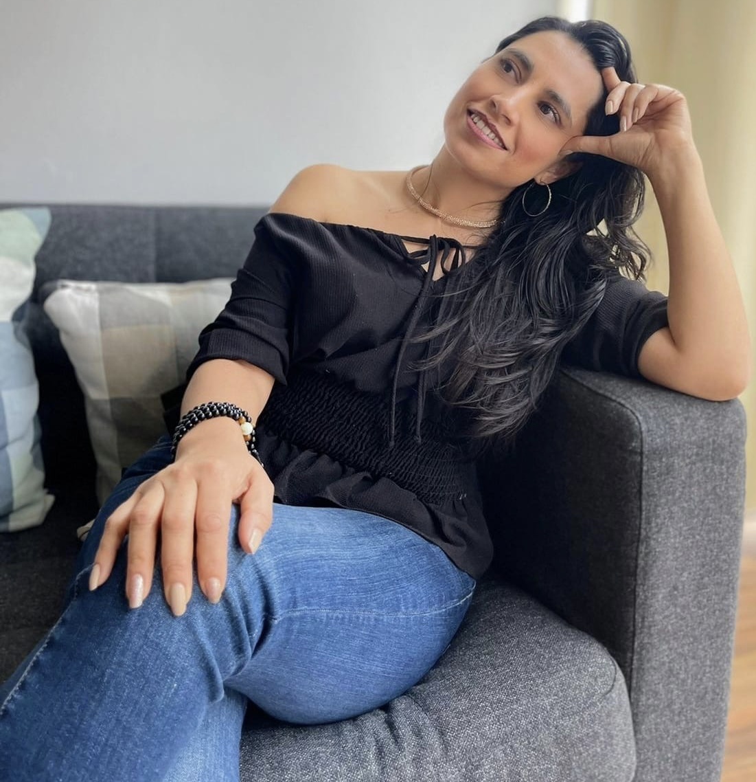 Entrevista: Angie Fields publicará su primera novela “Lágrimas de ...